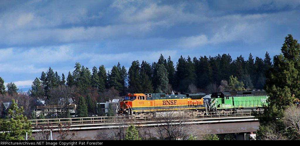 BNSF 1070